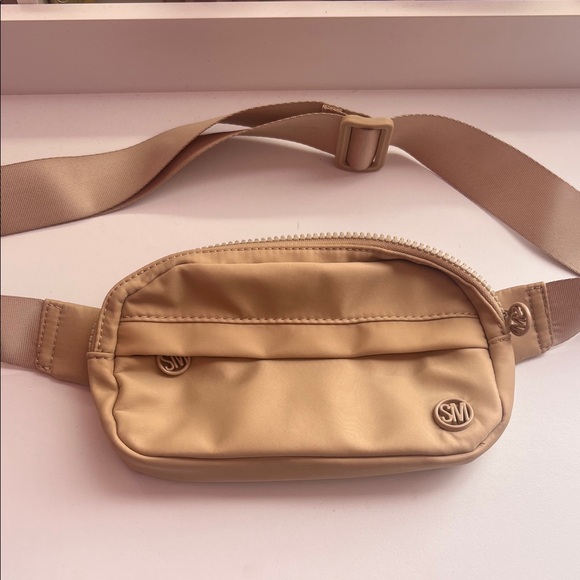 Steve Madden | Bags | Steve Madden Tan Fanny Pack | Poshmark
